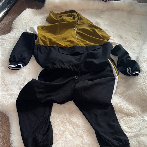 Zara | Pants & Jumpsuits | Zara 2 Piece Jog Set Black And Gold ...